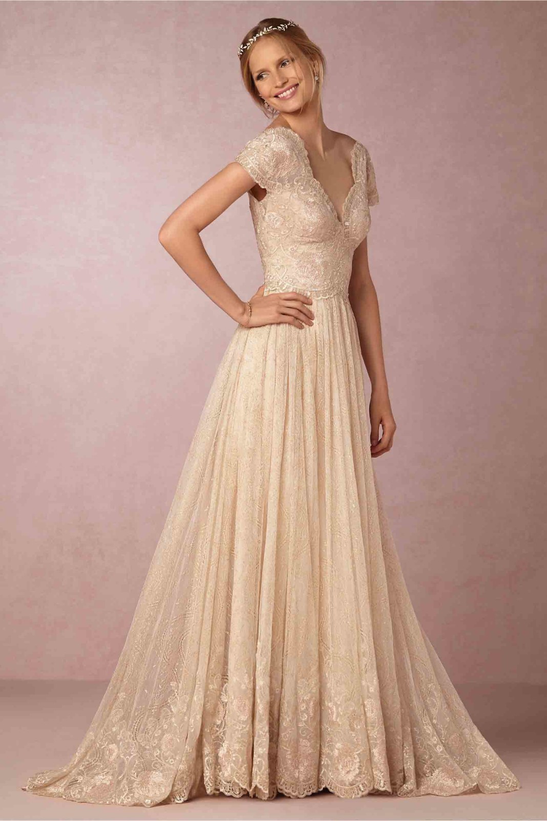 10 Romantic Wedding Dresses You Should Try | LivingHours