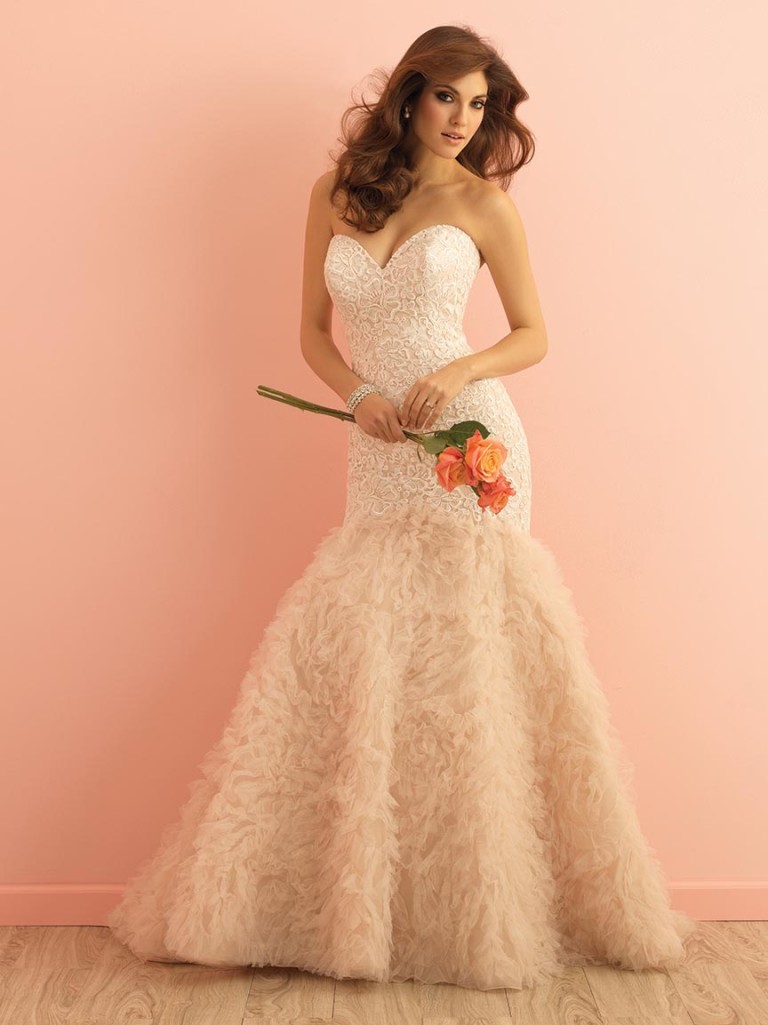 10 Romantic Wedding Dresses You Should Try | LivingHours