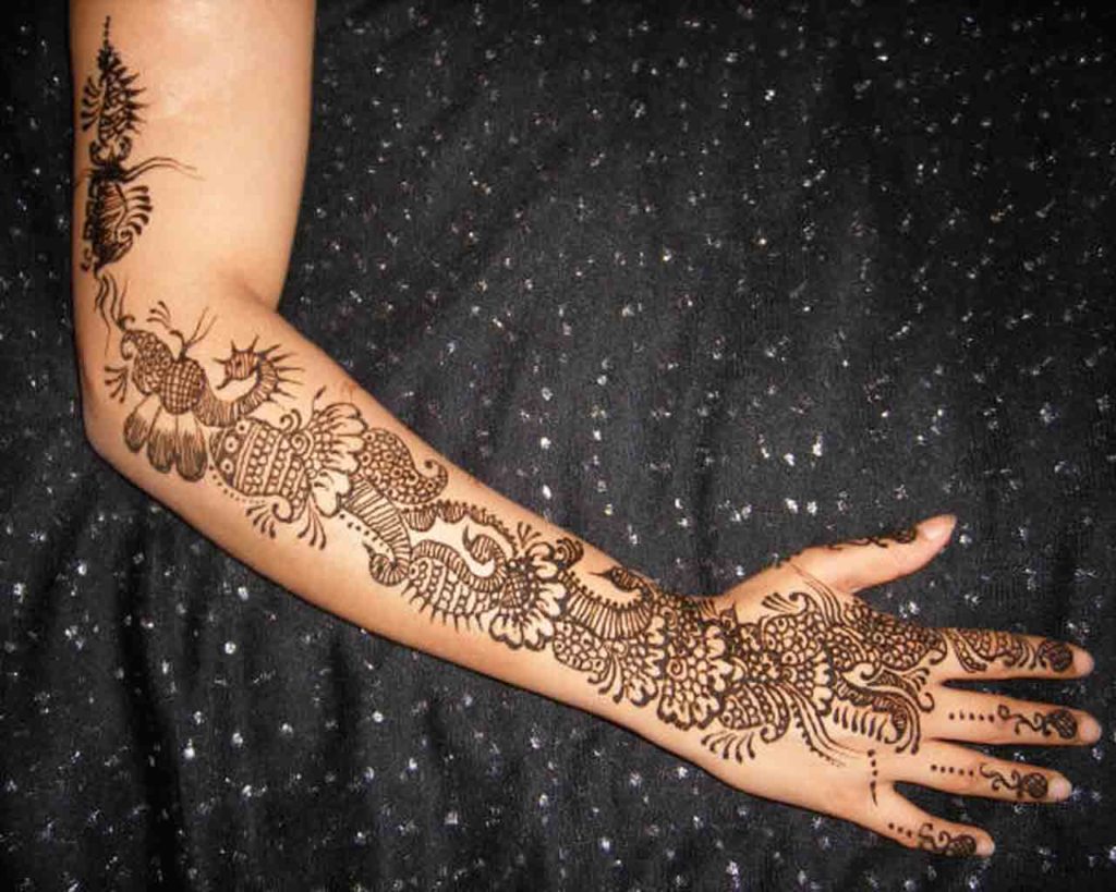 Gorgeous Back Hand Mehndi Designs To Try | LivingHours