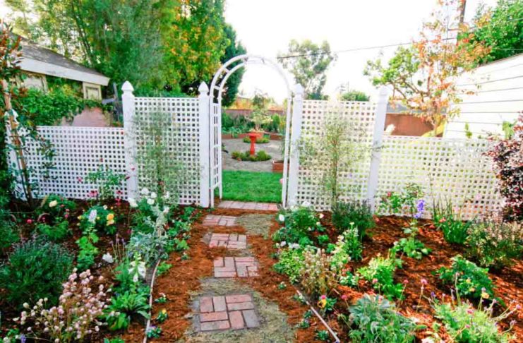 These Small Garden Ideas are Pure Perfection | LivingHours