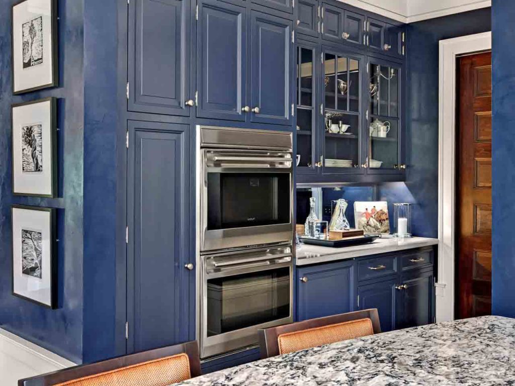 Inspiring Blue Kitchen Ideas To Renovate Your Kitchen | LivingHours