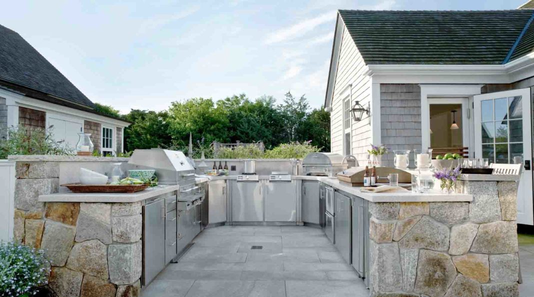 Beautiful Outdoor Kitchen Ideas Which Are Pure Inspiration | LivingHours