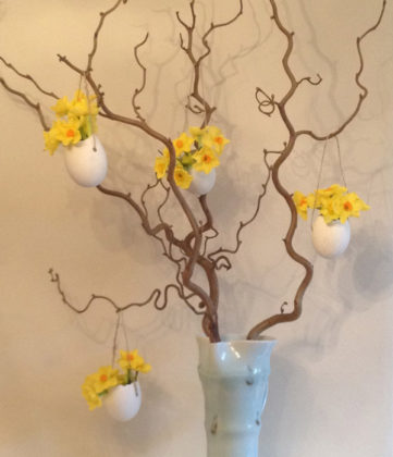 Easter Trees To Decorate Your Home For Ultimate Springtime Splendor