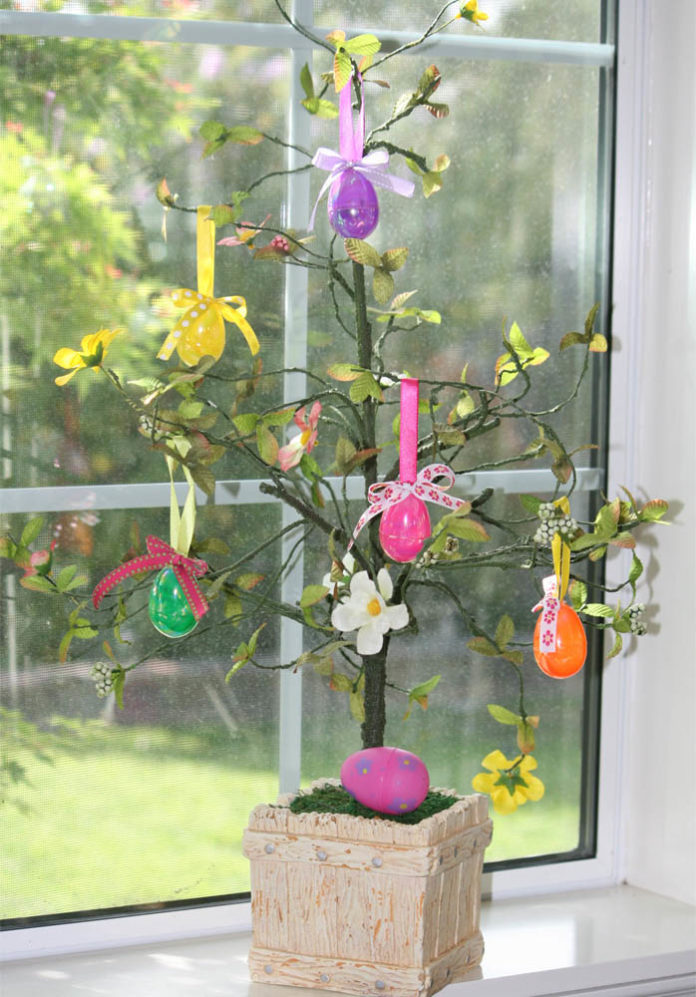 Easter Trees To Decorate Your Home For Ultimate Springtime Splendor