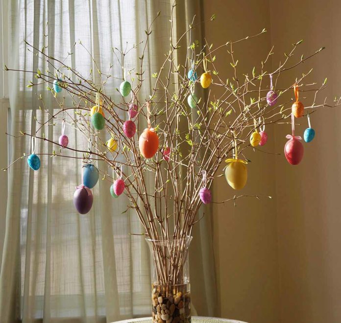 Easter Trees To Decorate Your Home For Ultimate Springtime Splendor